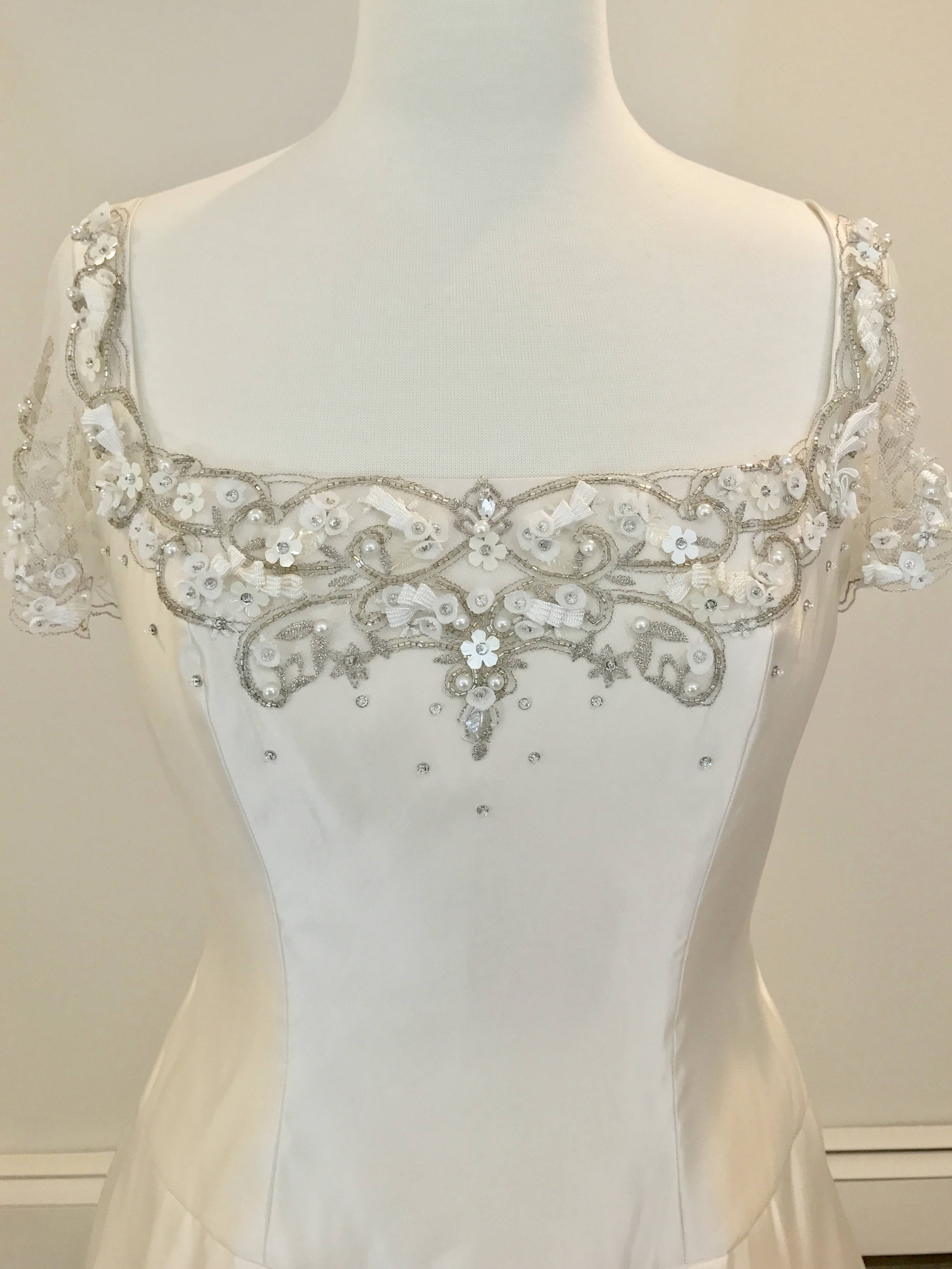 Beautifully Designed Wedding Dress by Givenchy Size 8 - Etsy