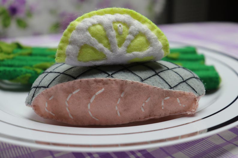 Felt Salmon & Asparagus Play Food Set – Montessori Toy, Pretend Play ...
