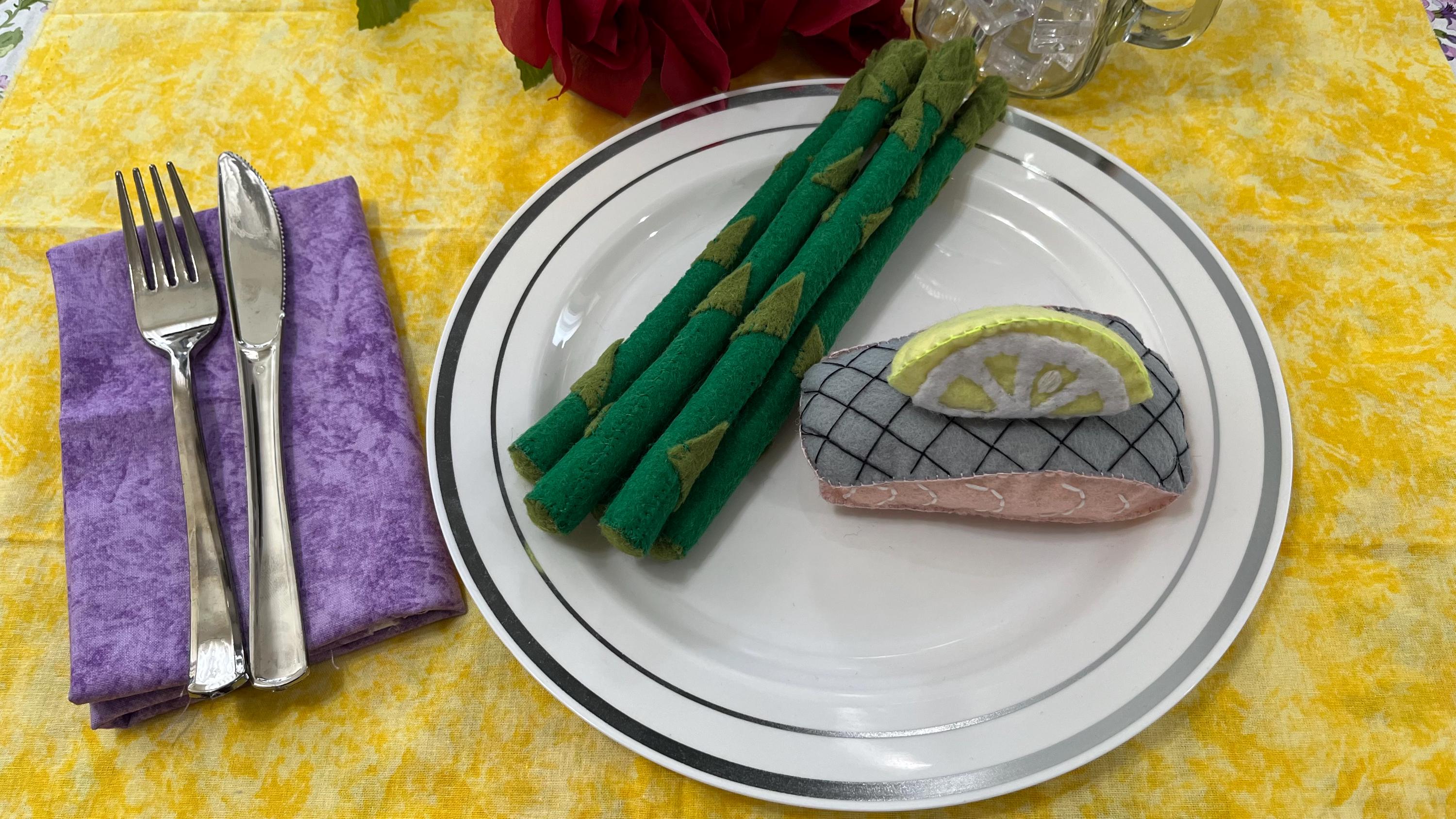 Felt Salmon & Asparagus Play Food Set – Montessori Toy, Pretend Play ...