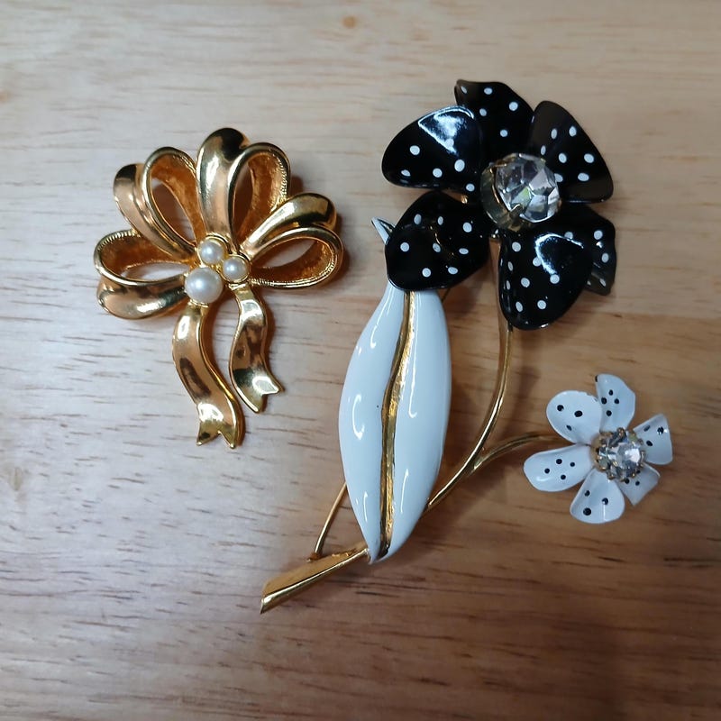 Avon Brooch - Etsy