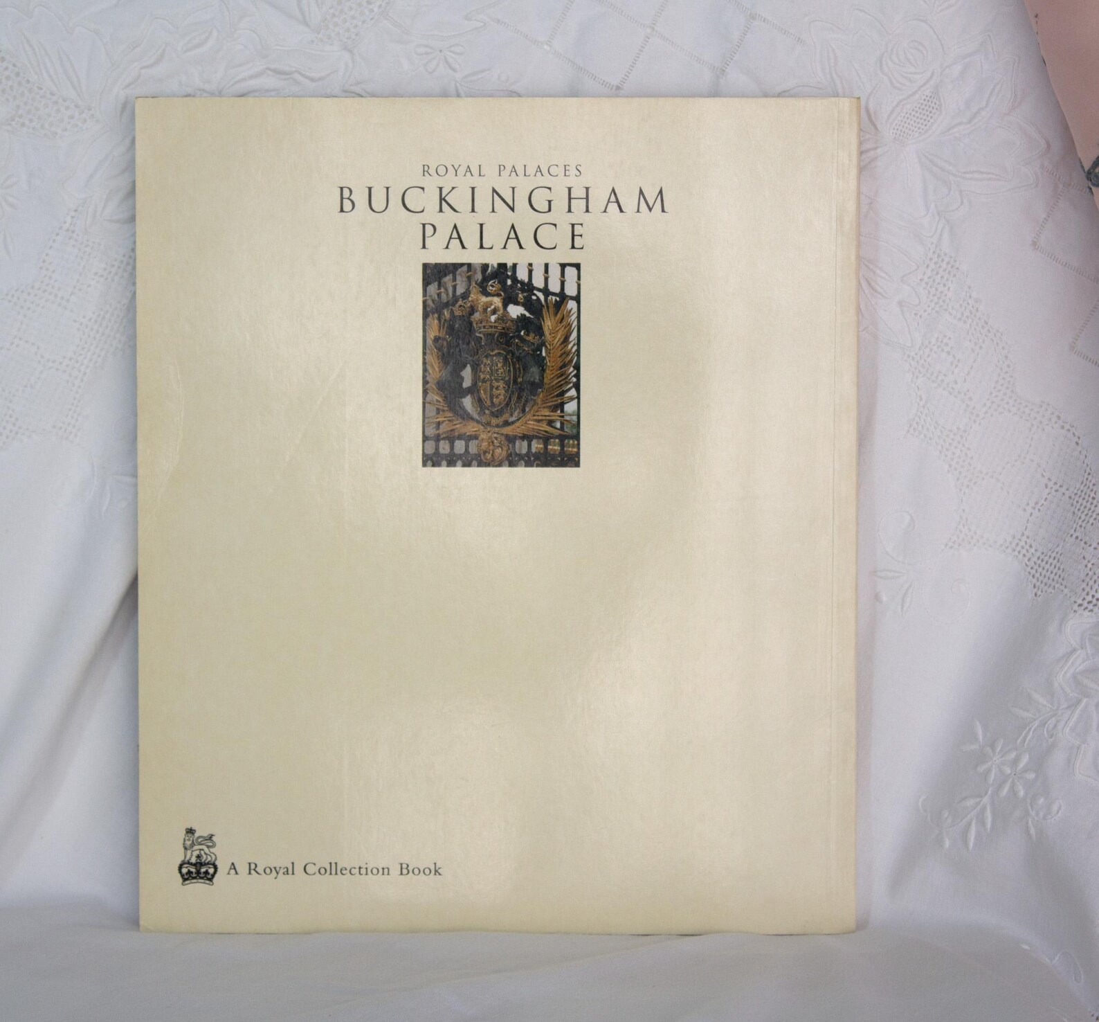 Vintage Buckingham Palace Softcover Book 1995 - Etsy