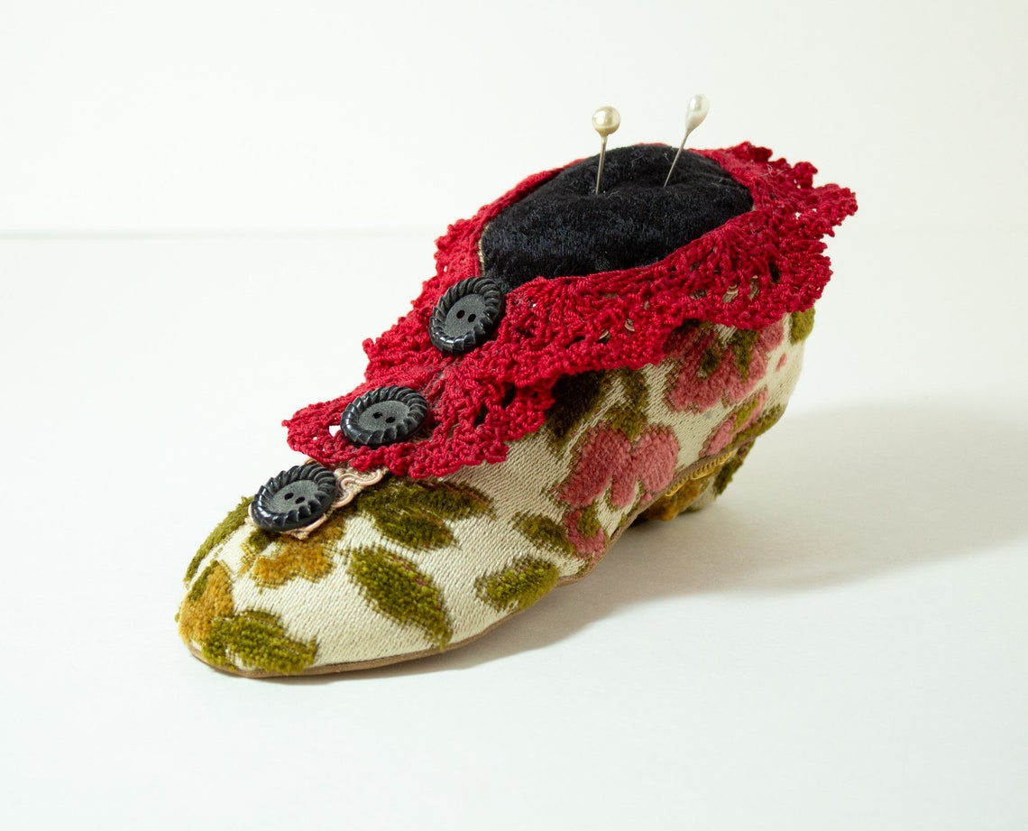 Vintage Velvet Slipper Pin Cushion - Etsy
