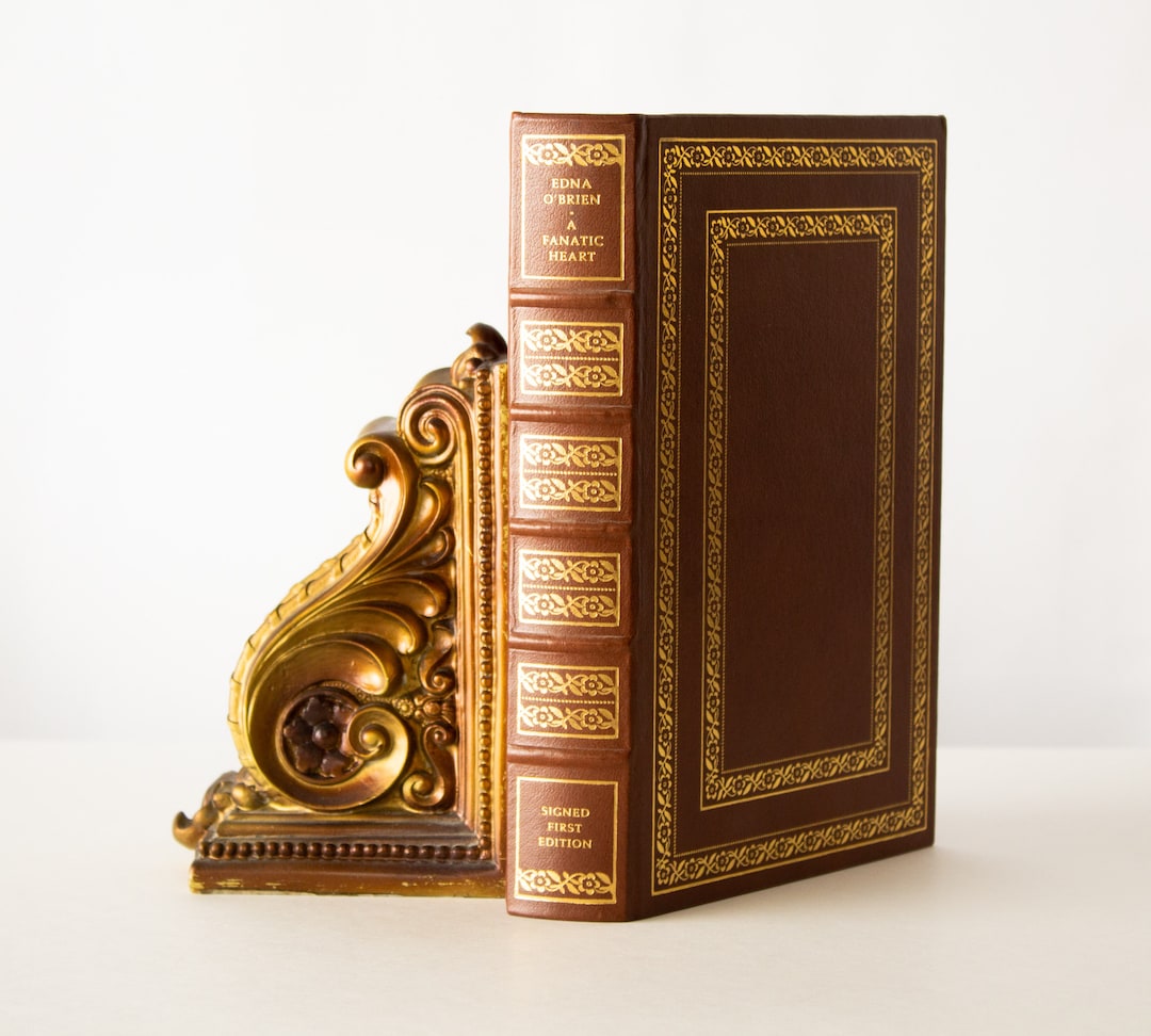 Vintage A Fanatic Heart Signed First Edition 1984 - Etsy