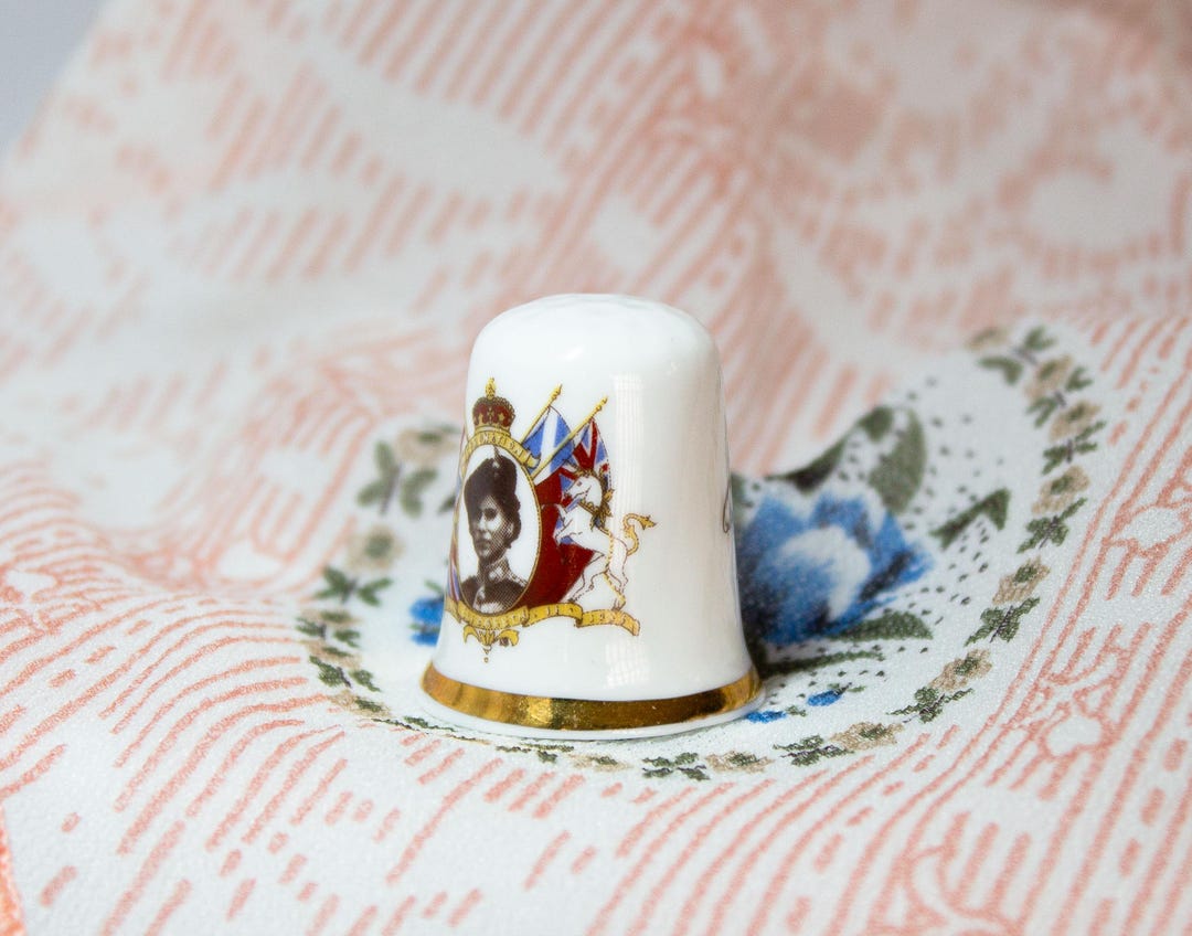 Vintage Coronation Thimble, Queen Elizabeth II, 1953 - Etsy