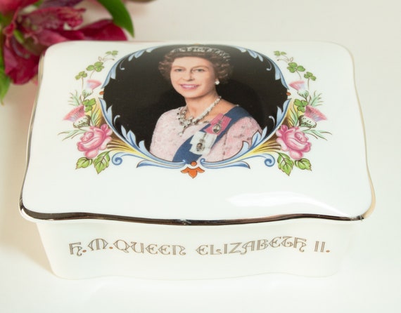 Vintage Queen Elizabeth II Trinket Box Silver Jubilee… - Gem