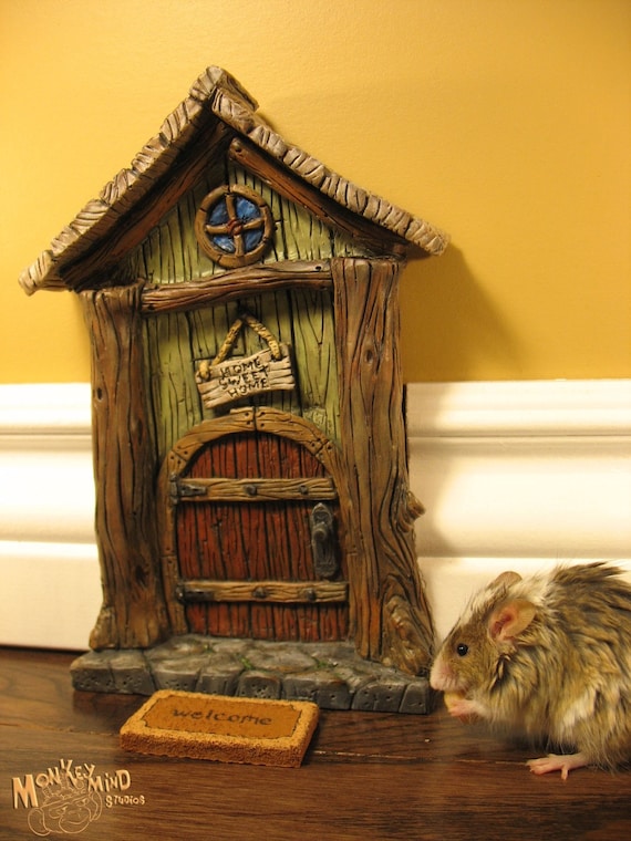 Items similar to Mouse Door on Etsy