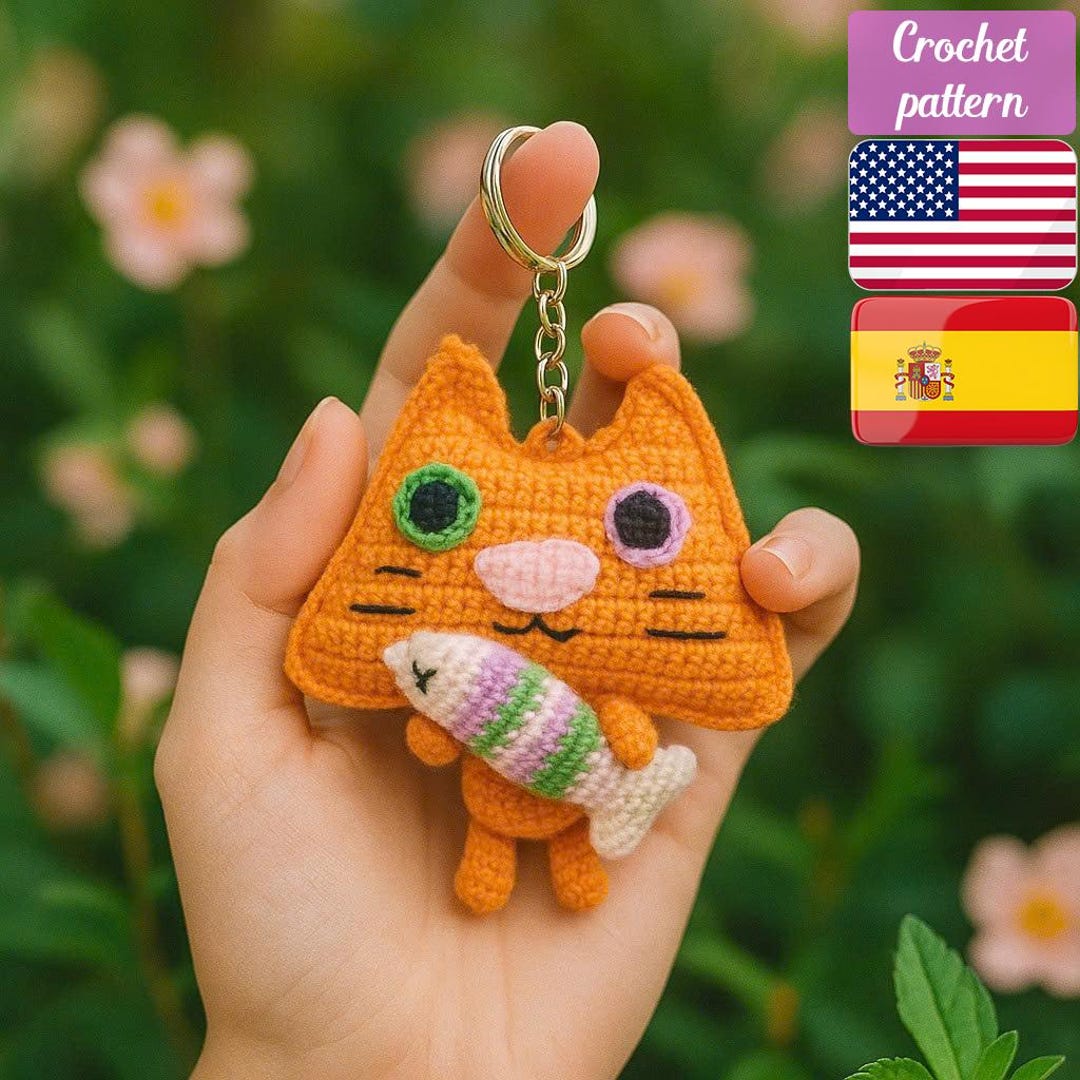 Cute Big Face Cat Crochet Pattern - Amigurumi Cat With Fish Keychain ...