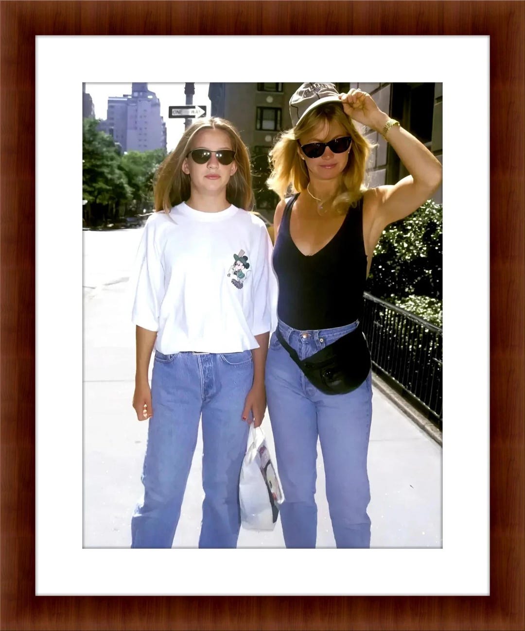 Goldie Hawn And Kate Hudson 8 5 X 11 Candid Color Unframed Collectable