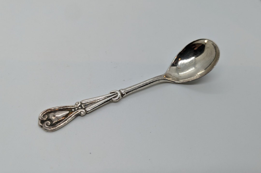 Antique Sterling Salt Spoon Walker and Hall 3 Inch Length Late 1800's ...