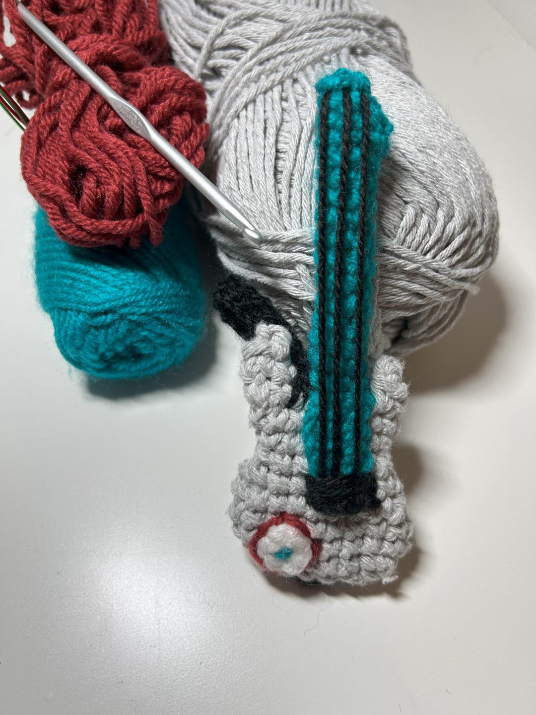 ALNST Alien Stage Freddie (till's Guitar) Keychain Crochet Pattern - Etsy