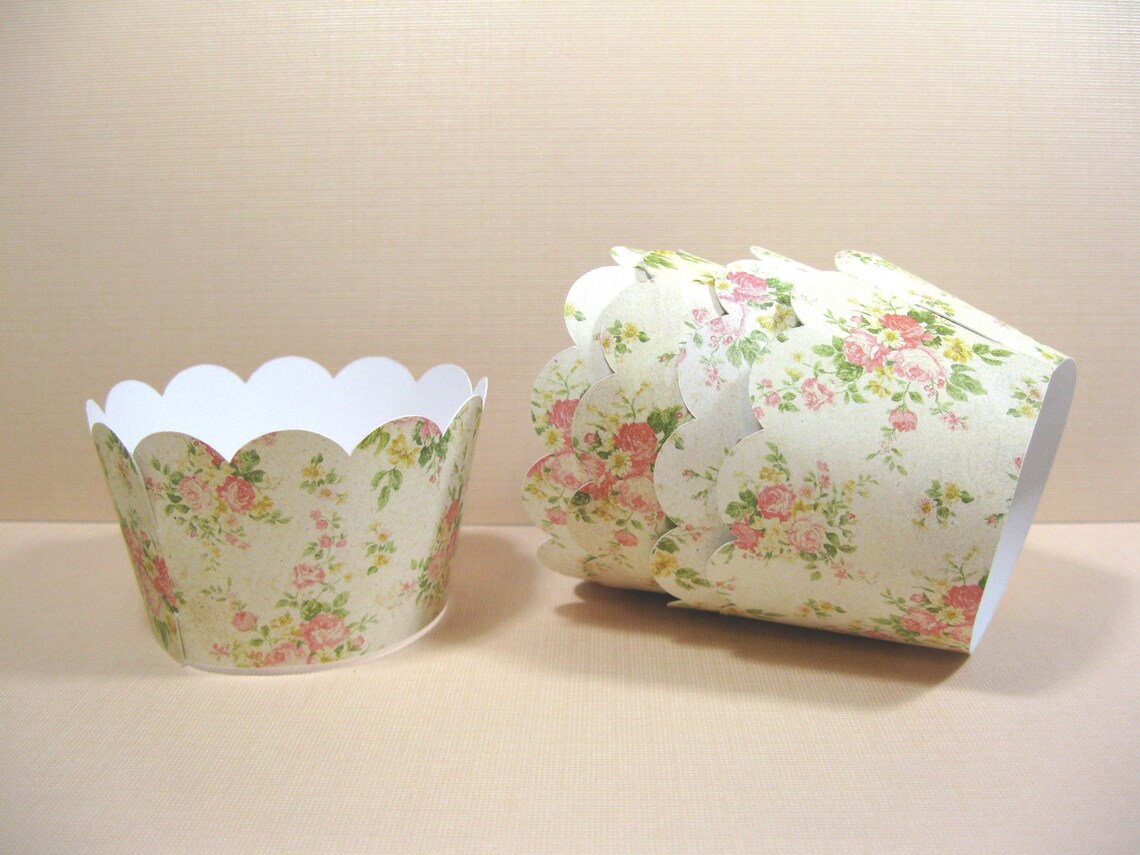 Set of 12 Scalloped Standard Size Cupcake Wrappers Cupcake | Etsy