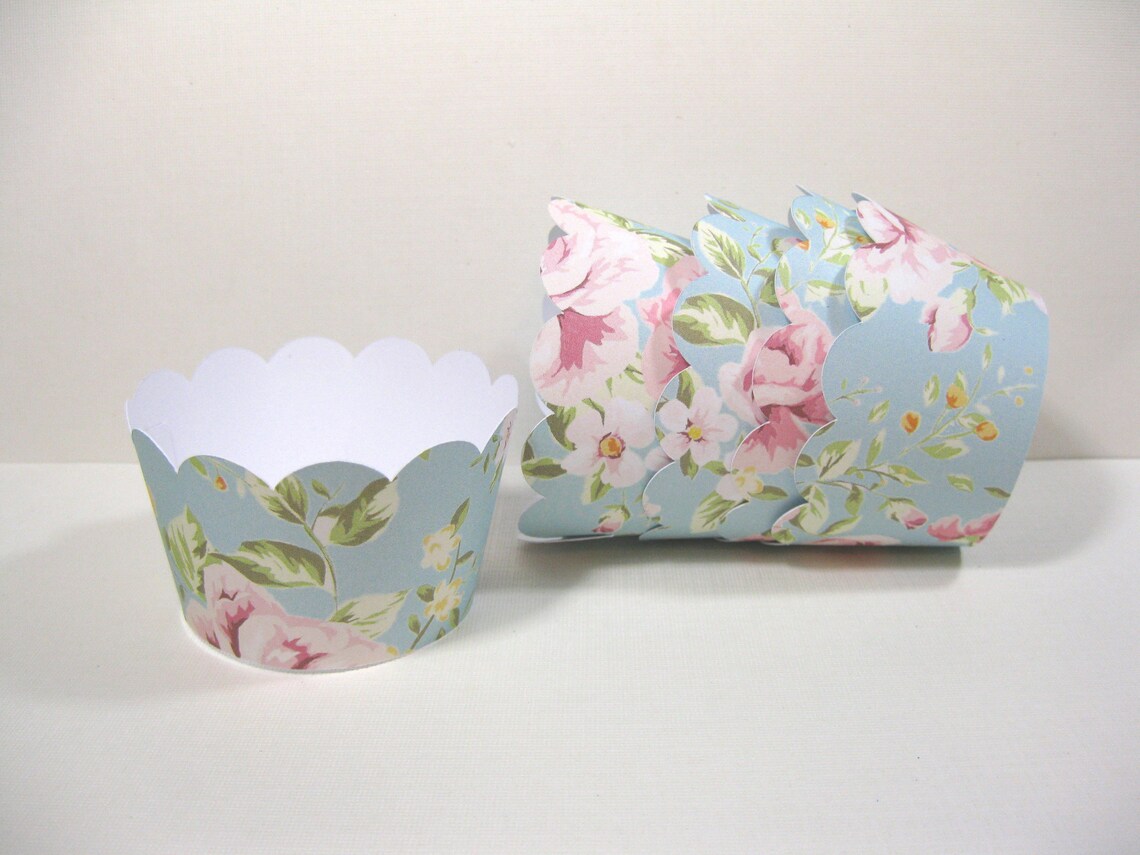 12 Scalloped Standard Size Cupcake Wrappers Cupcake Holder - Etsy