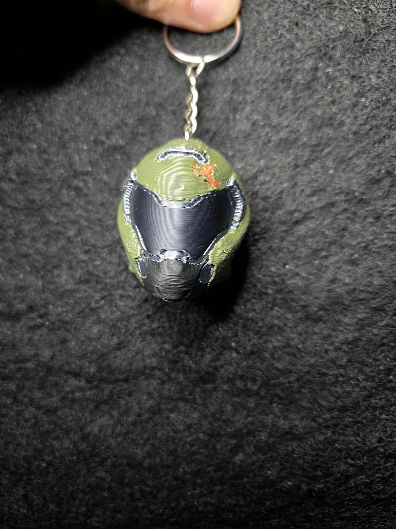 Doom- Inspired Doomslayer Praetor Helmet Glow in the Dark Keychain - Etsy
