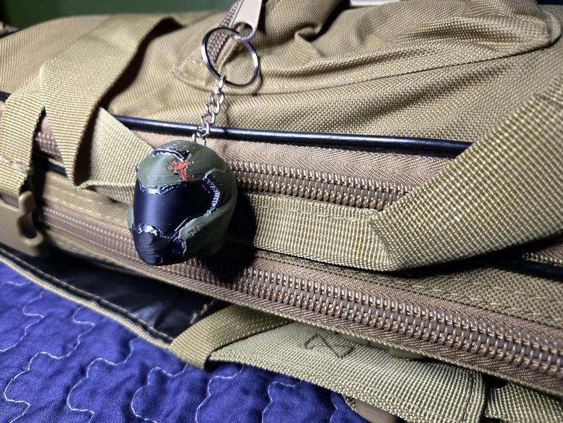 Doom- Inspired Doomslayer Praetor Helmet Glow in the Dark Keychain - Etsy