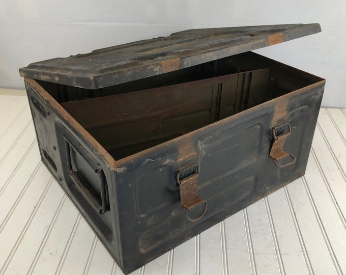 Vintage C216 British Ammo Box - WWII Military Munitions Case - 40MM ...