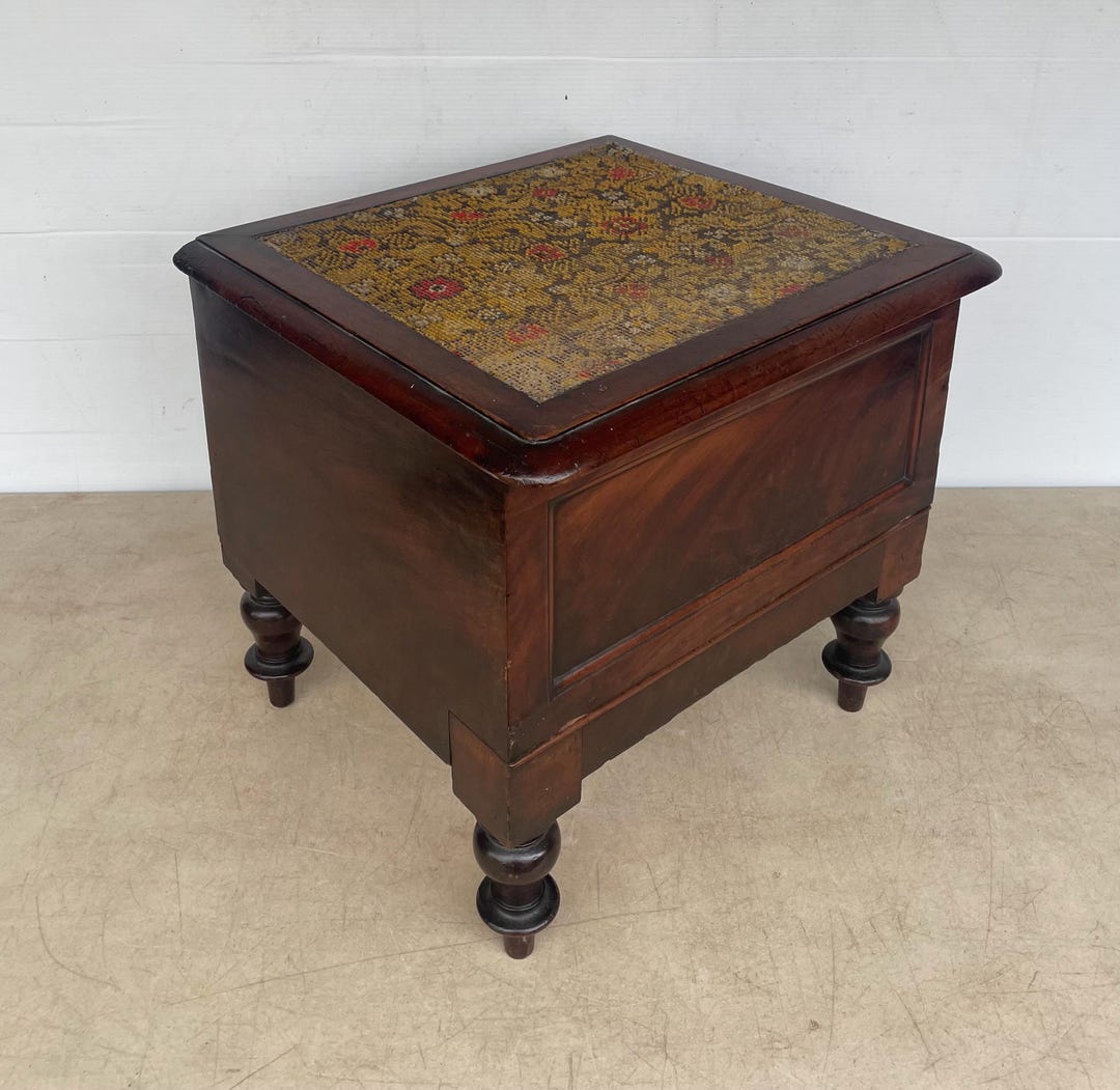 Commode Antique Mid-19th Century Mahogany Chamber Pot/commode With ...