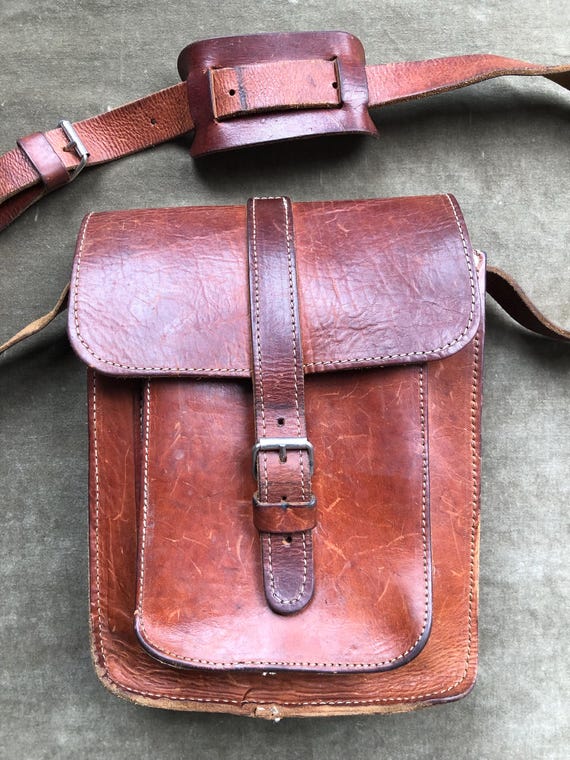 1960s 70s Thick Tan Brown Leather Postman Satchel Sho… - Gem