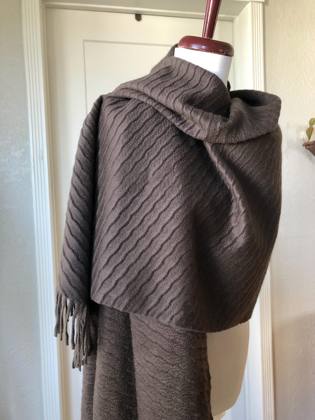 LORO PIANA Cashmere Large Wide Fringed Shawl Scarf Winter Fringed ...