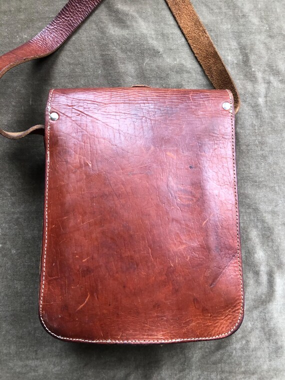 1960s 70s Thick Tan Brown Leather Postman Satchel Sho… - Gem
