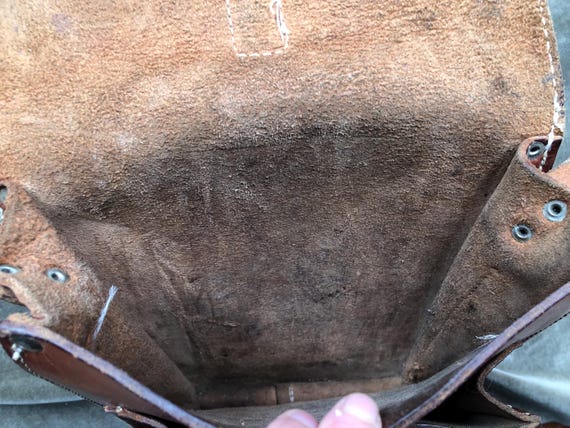 1960s 70s Thick Tan Brown Leather Postman Satchel Sho… - Gem