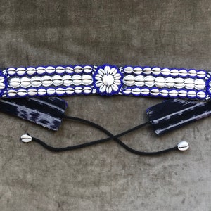 Beautiful Beaded Cowrie Shell Blue Glass Beaded Floral Handmade ...