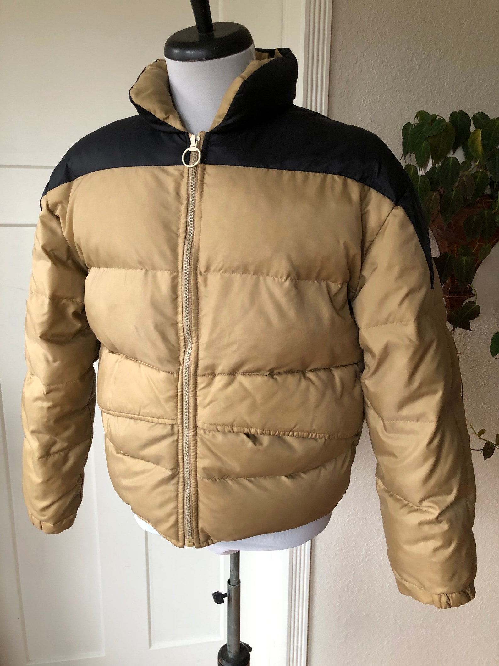 80s Chevignon Mens Quilted Down Puffer Short Jacket Zip up Beige Tan ...