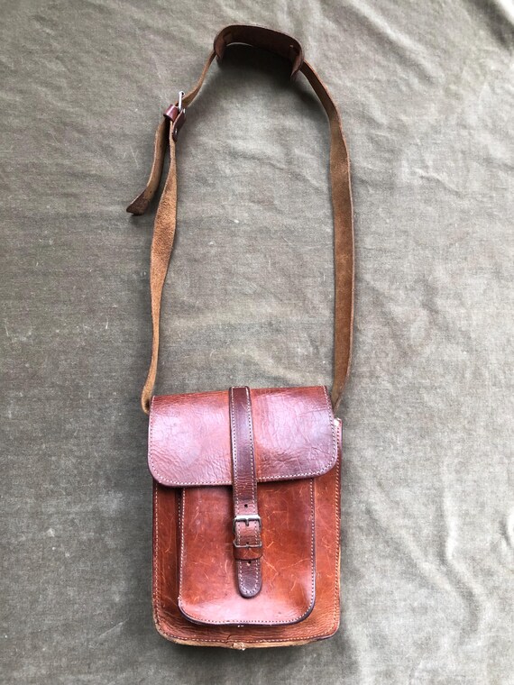 1960s 70s Thick Tan Brown Leather Postman Satchel Sho… - Gem