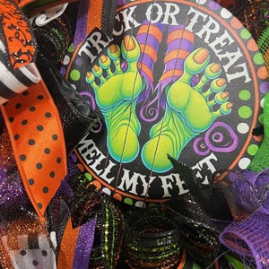 Halloween Smell My Feet Wreath - Etsy