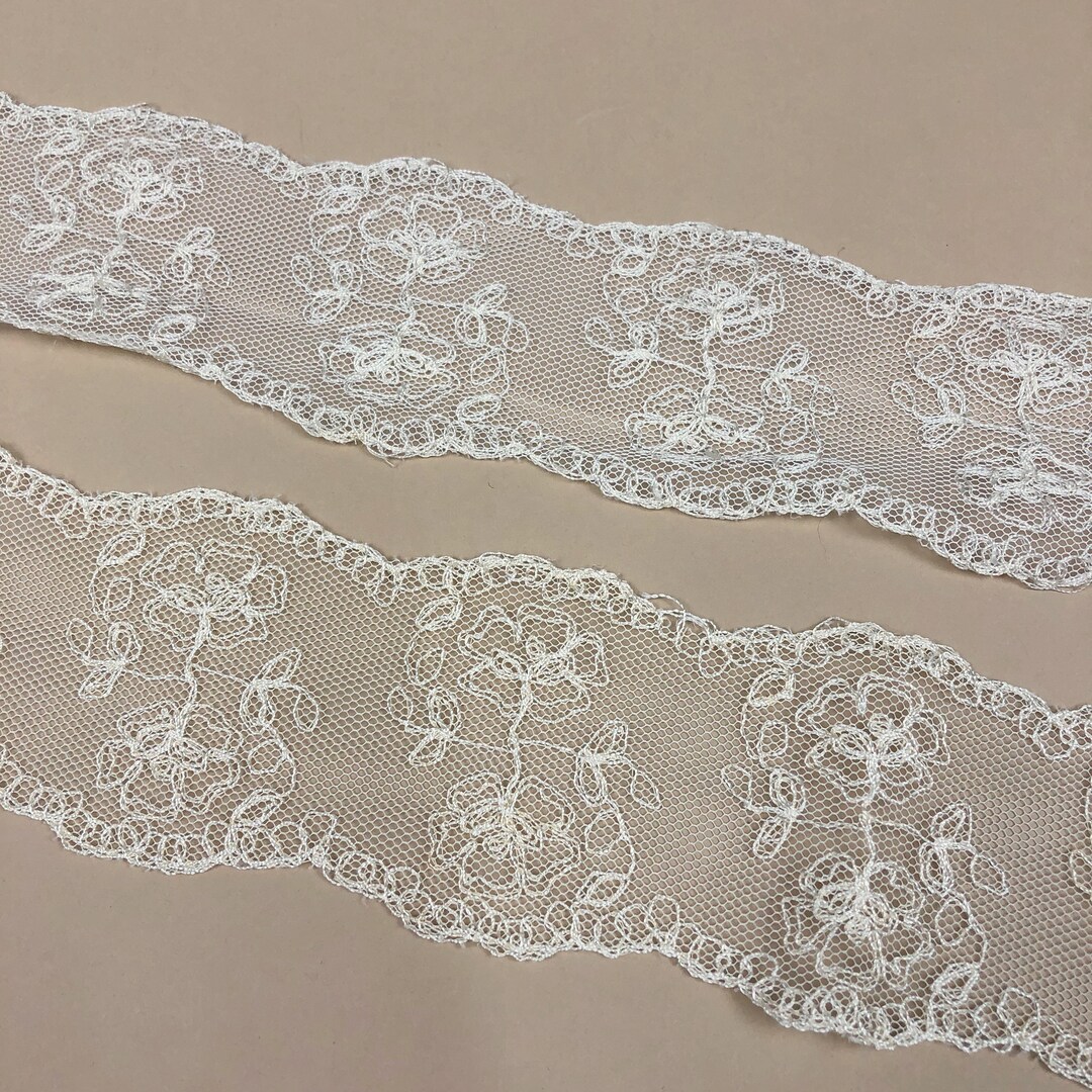 2.5" Wide, Vintage Floral & Looped Edged Lace Trim, Ivory or White Lace ...