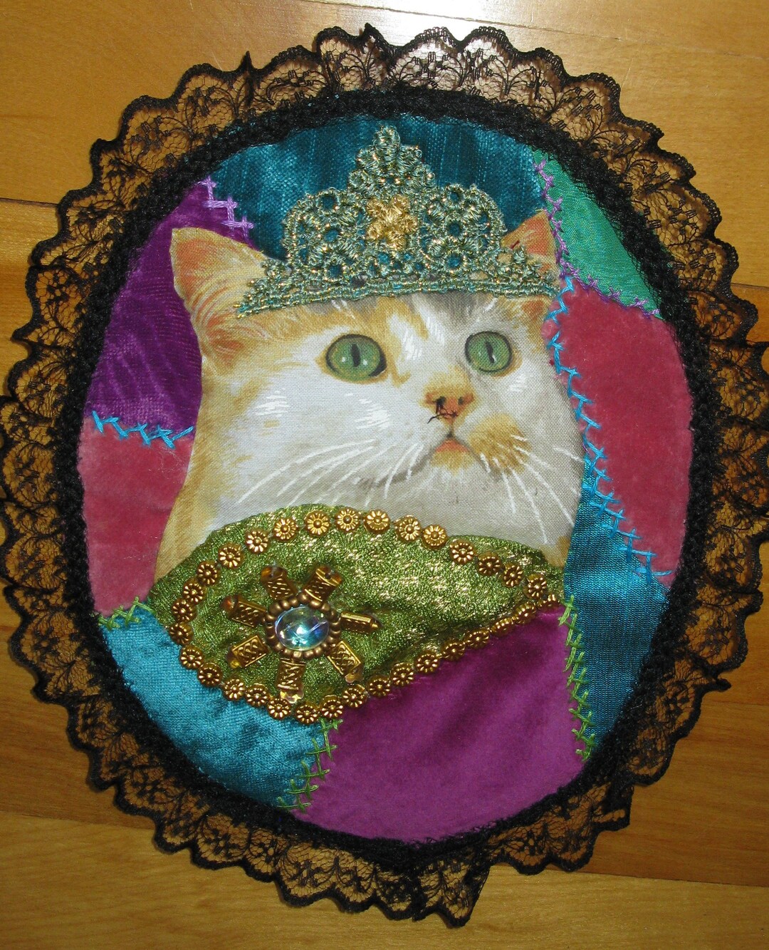 Medallion Cat Portrait. Unique Handmade Small Wall Hanging 7 X - Etsy