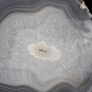 Sliced Agate Geode Half Rock Polished Agate Crystal Grey Blue 4" W ...