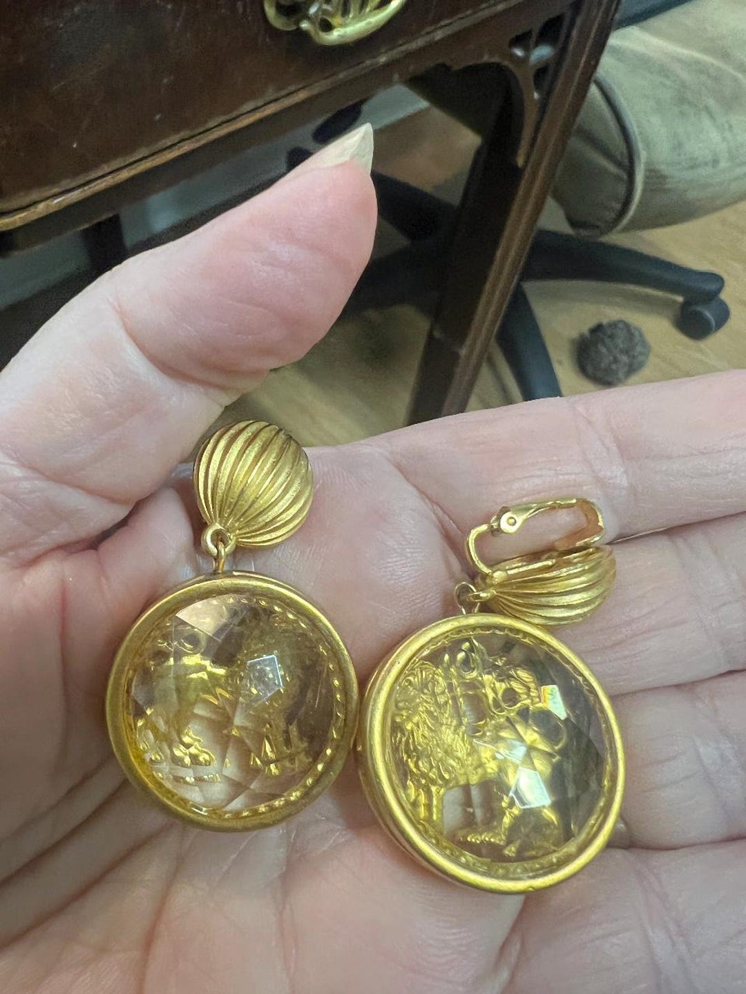 Vintage Liz Clairbourne Lion Kaleidoscope Drop Dangle Lucite Clip on ...
