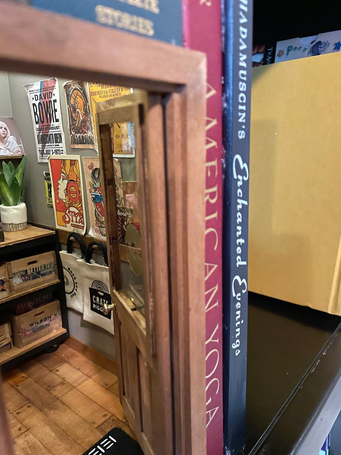 Book Nook - Record Store - Etsy