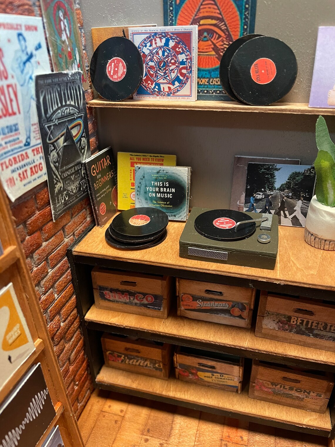 Book Nook - Record Store - Etsy