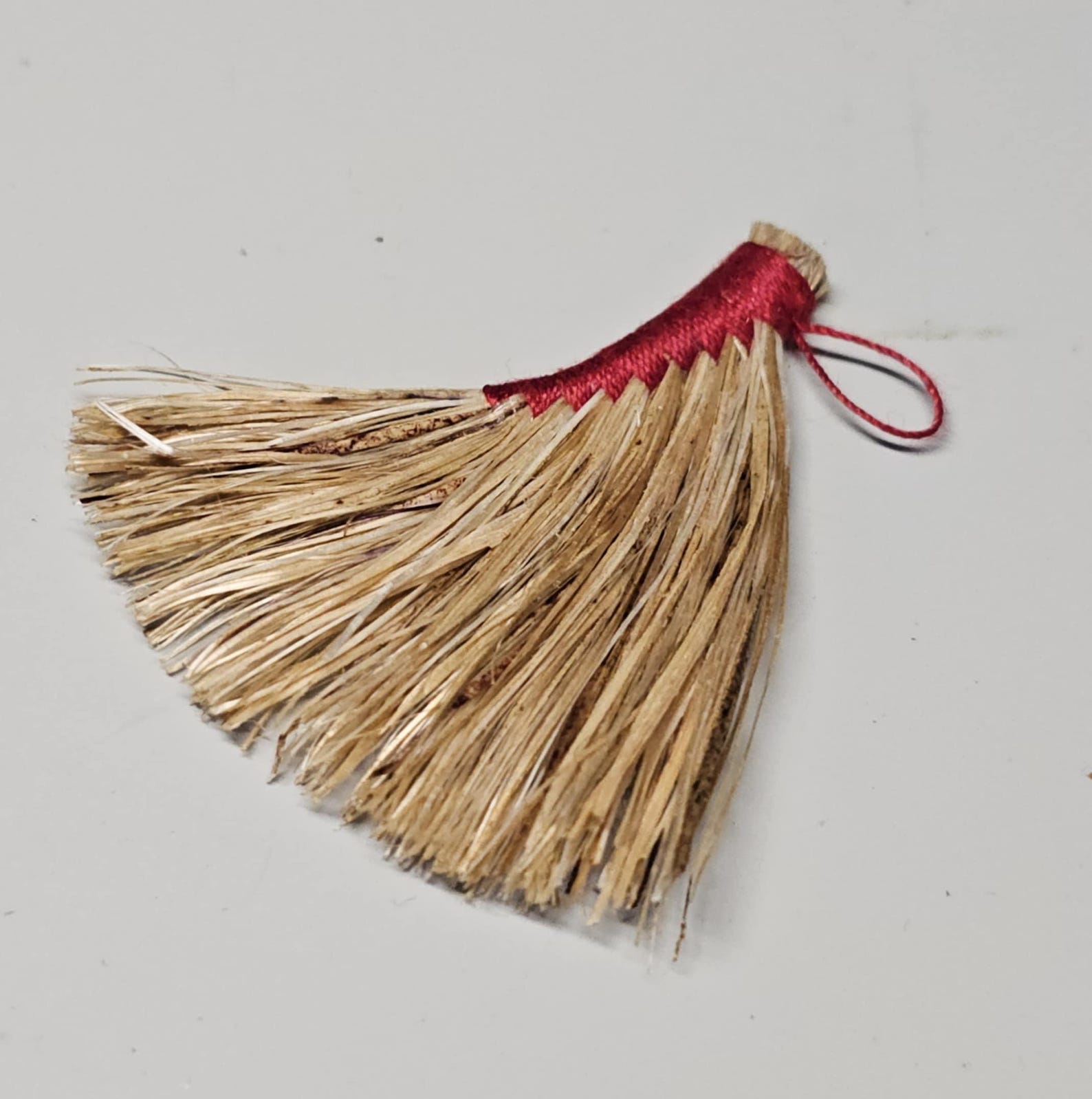 1:12 Scale Turkey Wing Style Hand Broom - Red - Etsy