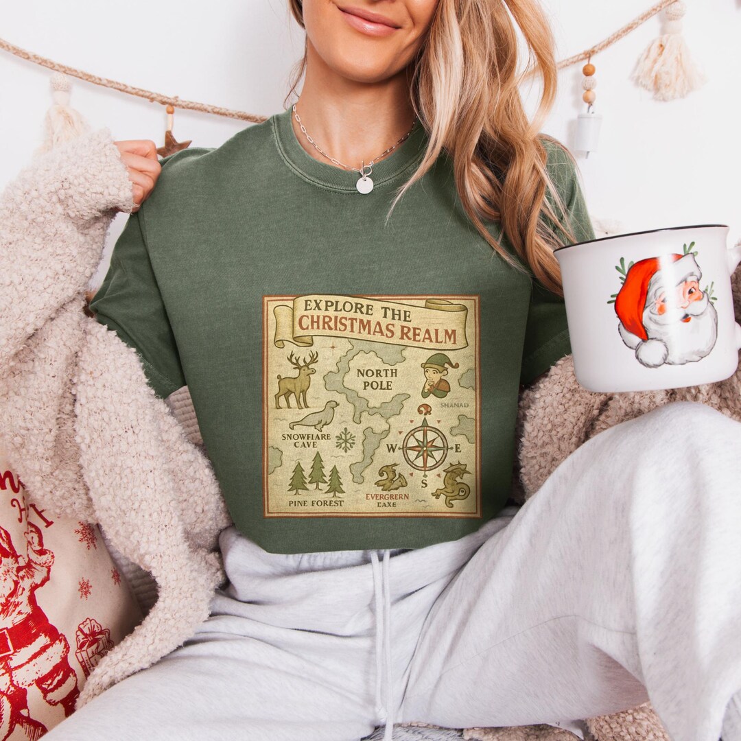 Christmas Realm Map T-shirt | Vintage Holiday Map Design - Etsy Portugal