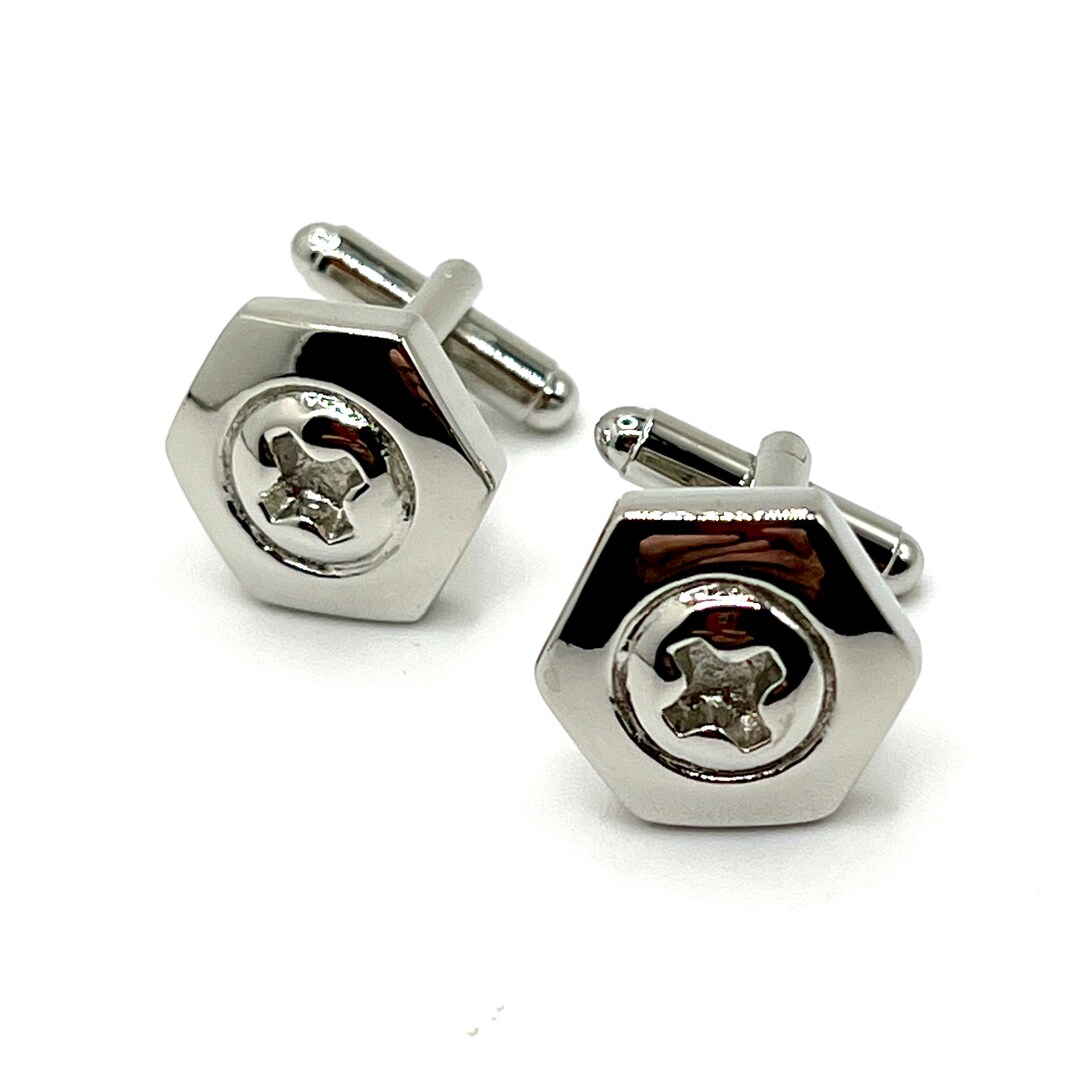 Be a Trendsetter With a Unique Sense of Style by Wearing Cool Original ...