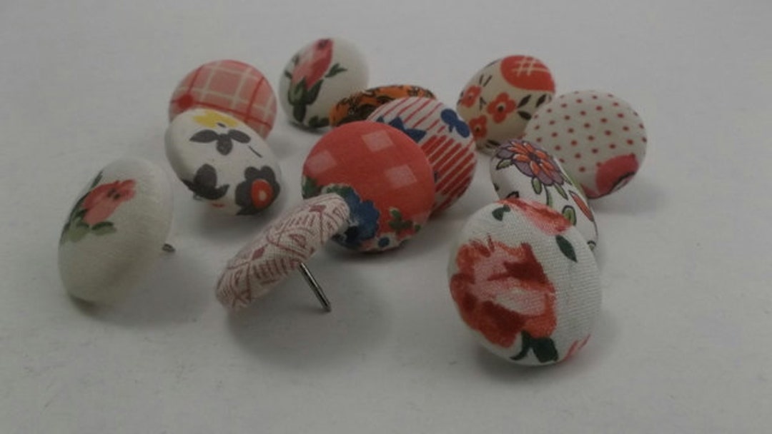 Handmade Push Pins Thumb Tacks, Vintage Feedsack Fabric Covered Buttons ...
