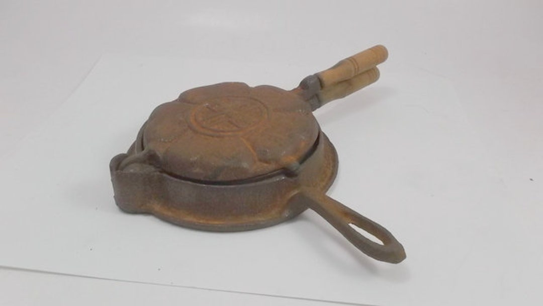 Vintage Waffle Iron, Small Waffle Iron Possible Toy, Griswold Mini ...