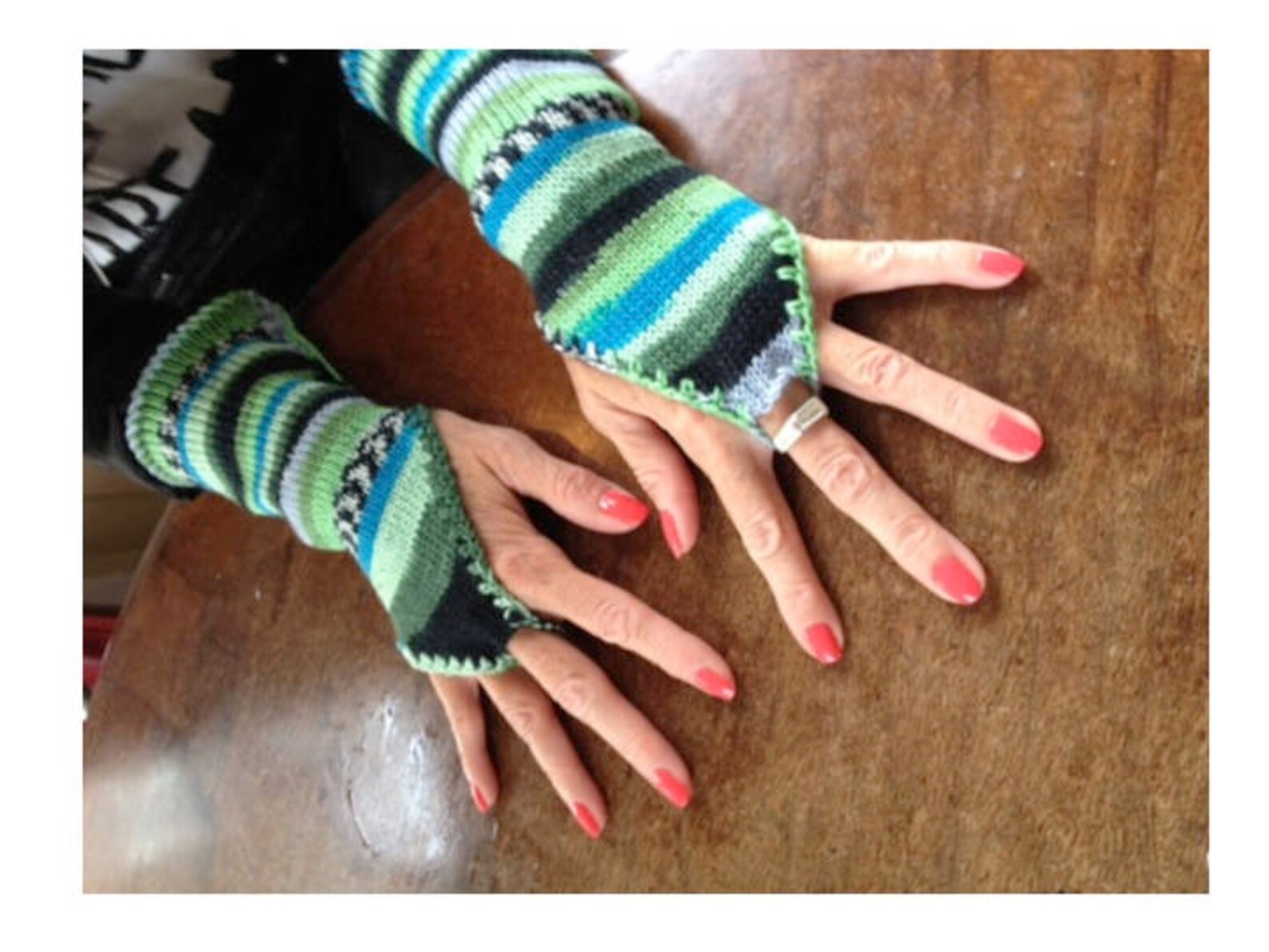 Gauntlet Glove Pattern 15. - Etsy UK