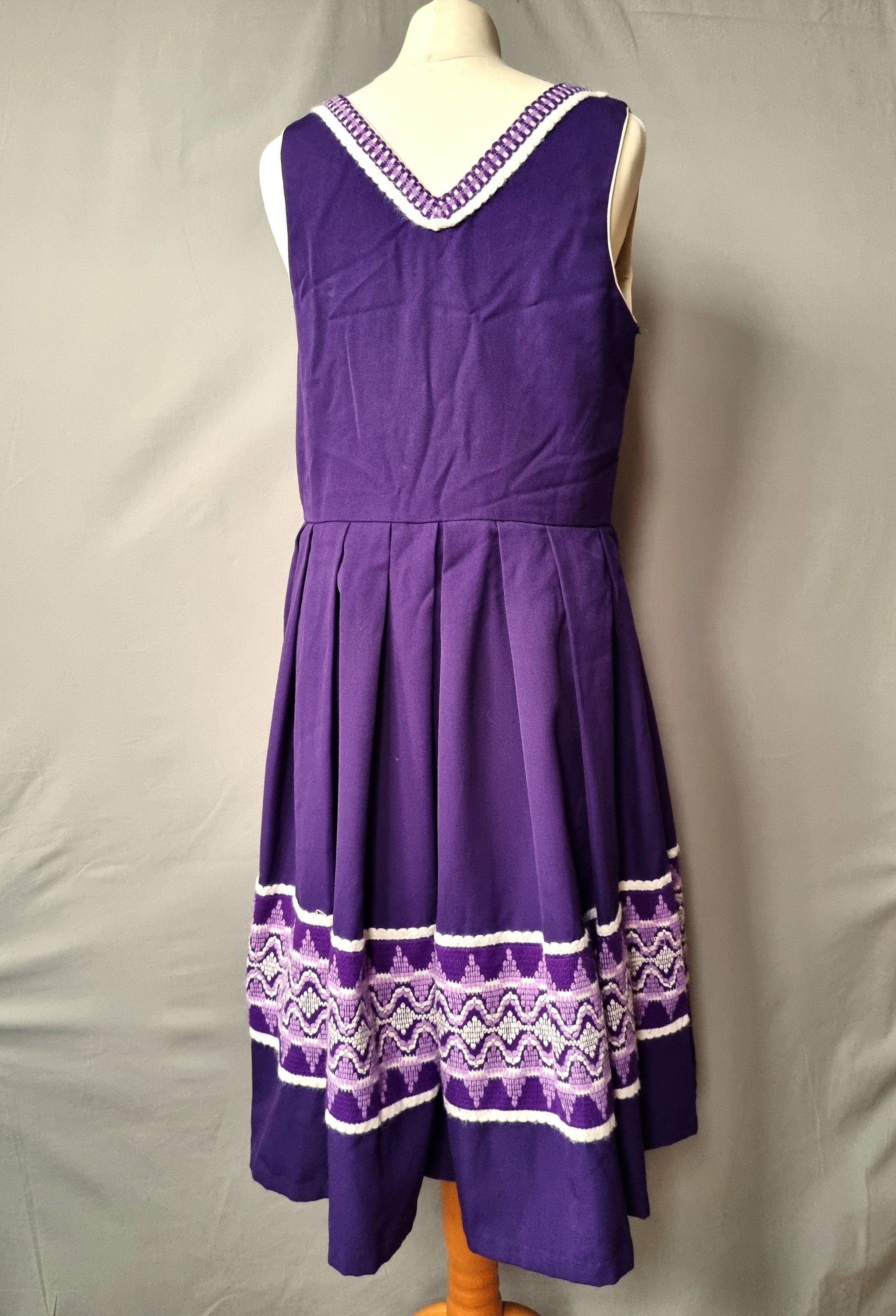 Dirndl Dress Purple Trachten Dress Balconette Neckline Folklore German ...