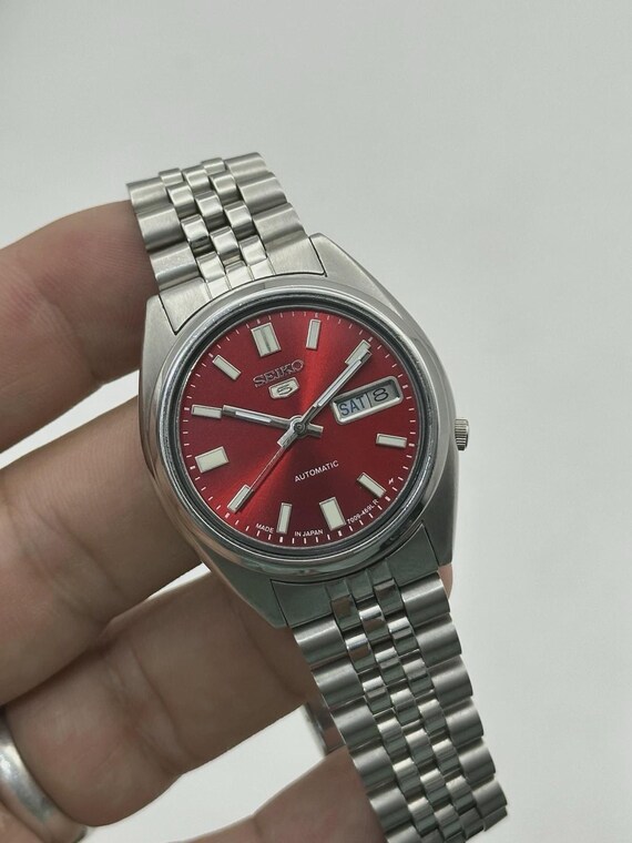 Vintage Seiko 5 Automatic 17 Jewels Red Sunburst Dial… - Gem