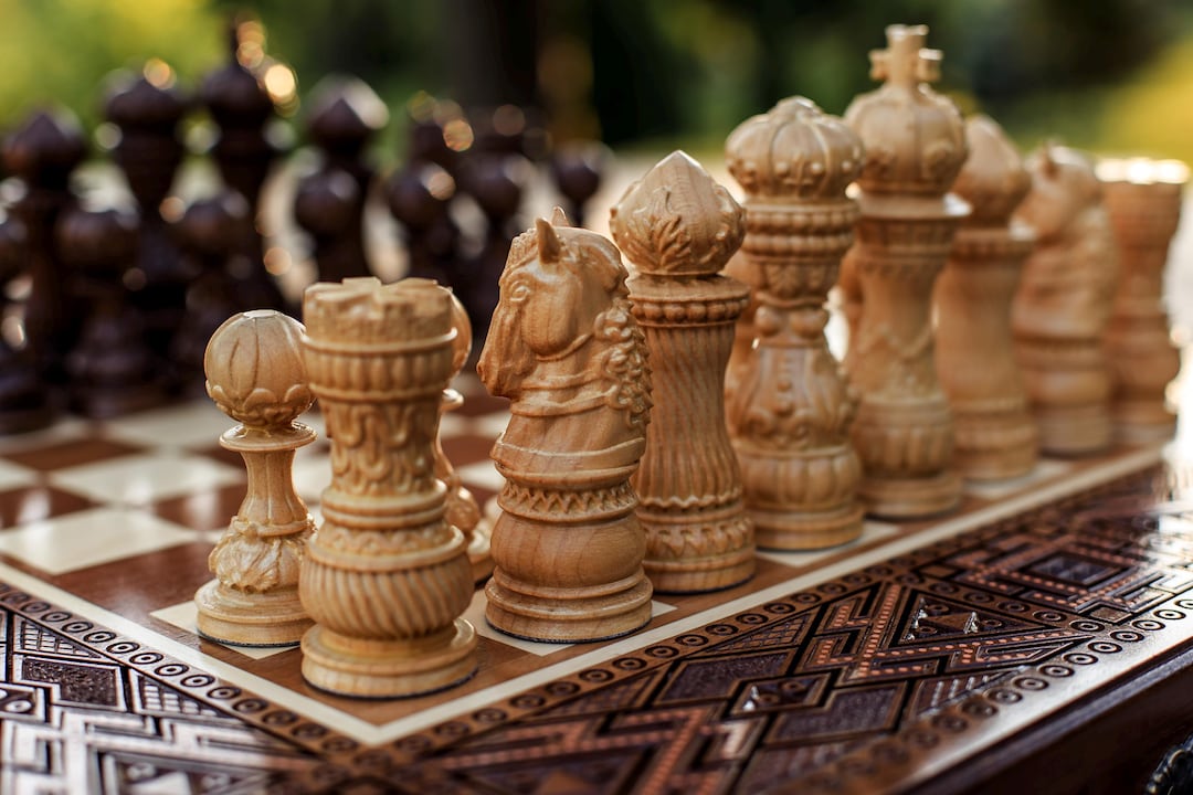 Luxury Hand Carved Chess Set, Royal Staunton Pieces, Folding Walnut ...