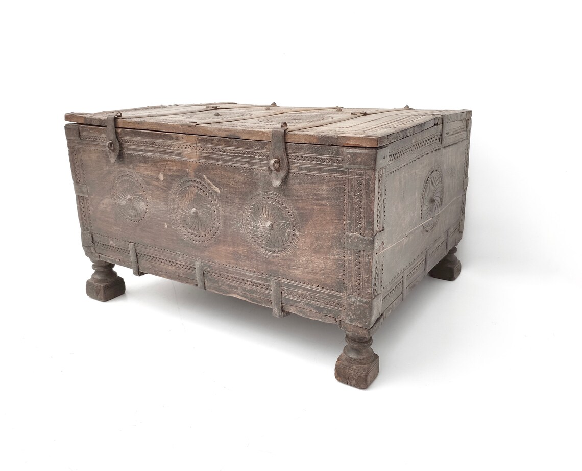 Shekhawati Merchant's Box With Feet | Etsy