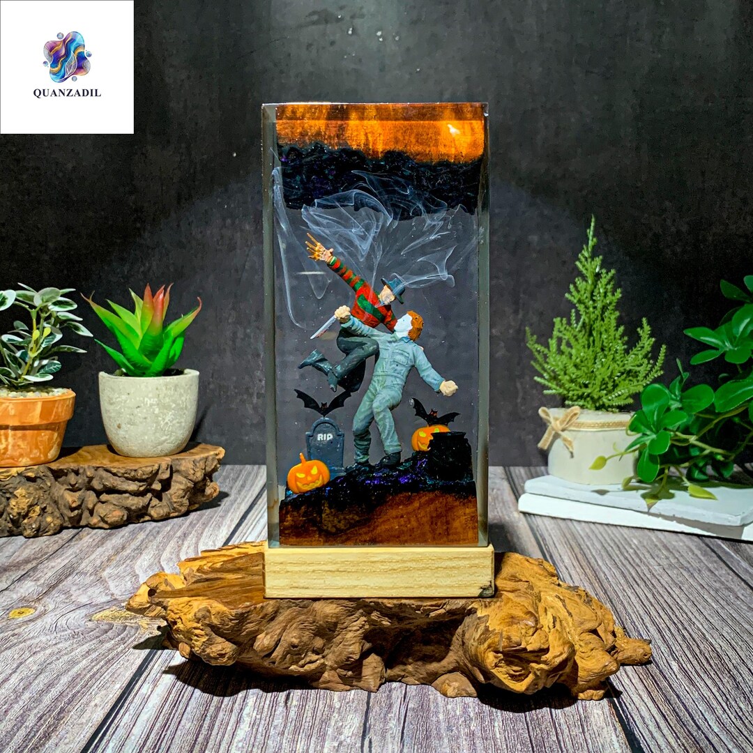 Resin Horror Lamp: Battle of Villains LED Night Light, Spooky Gothic ...