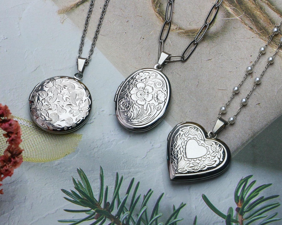 18K Customize Photo Locket Necklace With Photo, Heart Locket Necklace ...