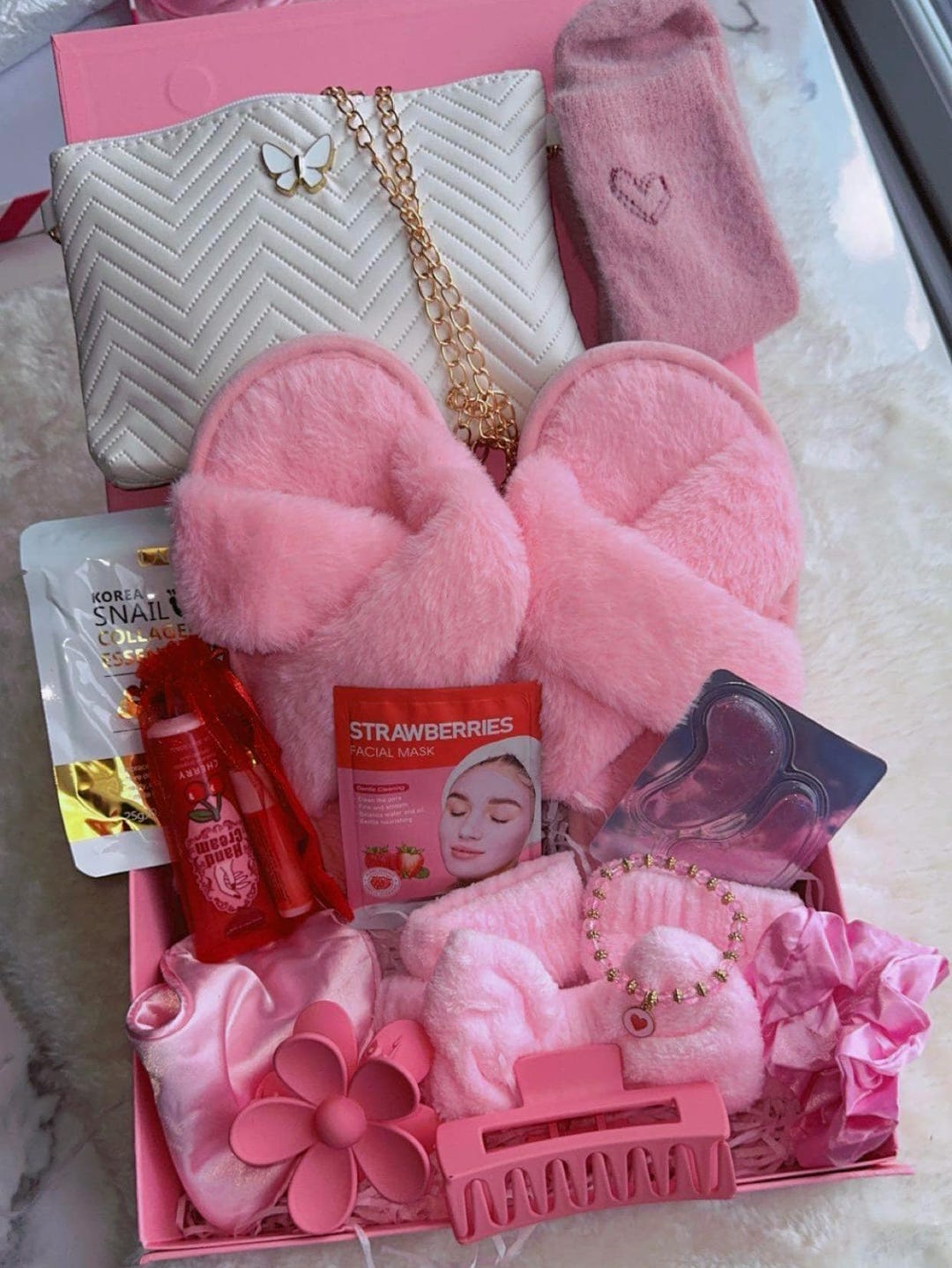 Luxury Pink Pamper Gift Box – Self Care Spa Set With Slippers, Skincare ...