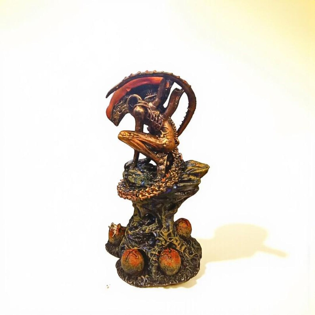 Handmade Resin Monster Figurine – Creepy Sci-fi Horror Creature ...