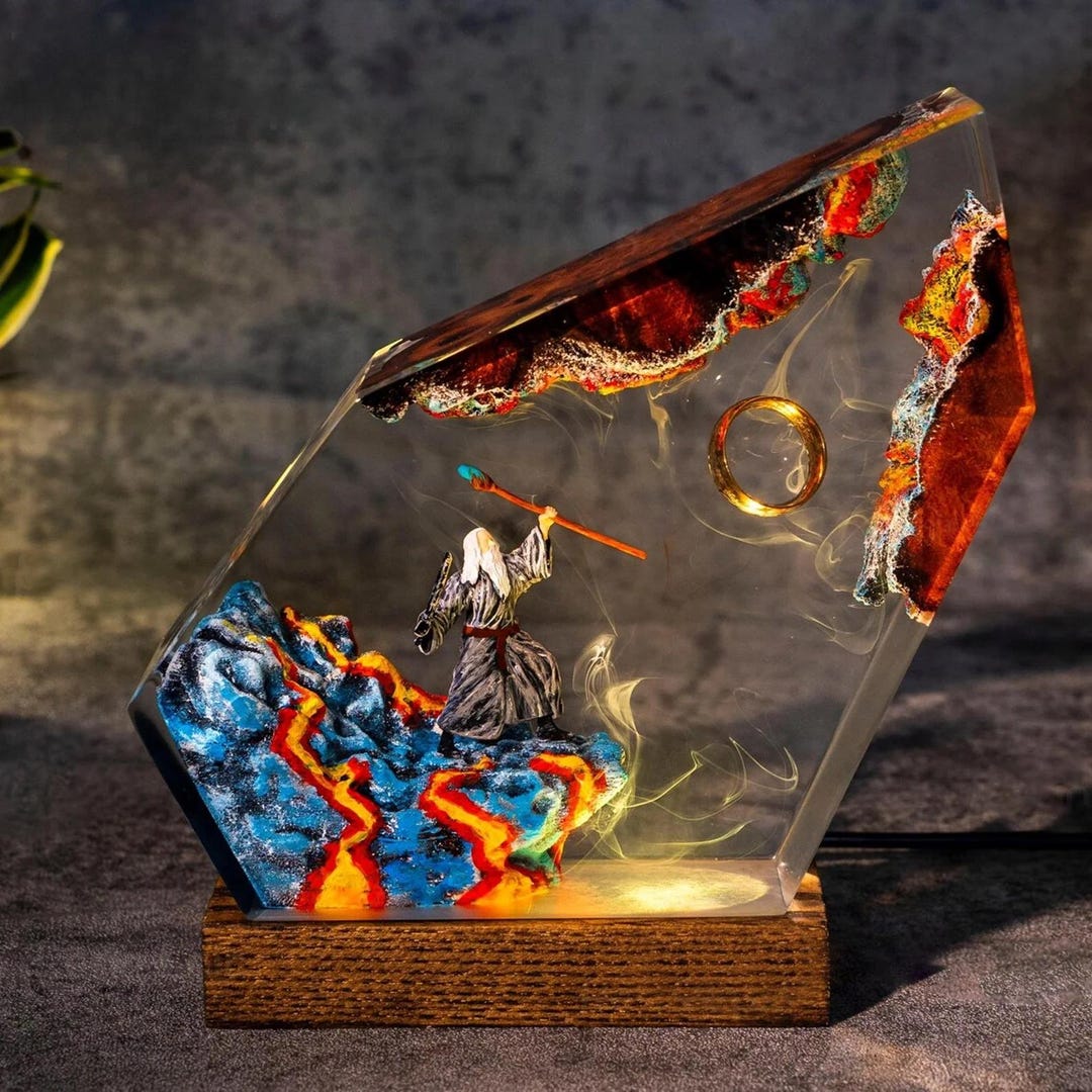 Lord King Resin Lamp – Handmade Wooden & Epoxy Night Light, LOTR Decor ...