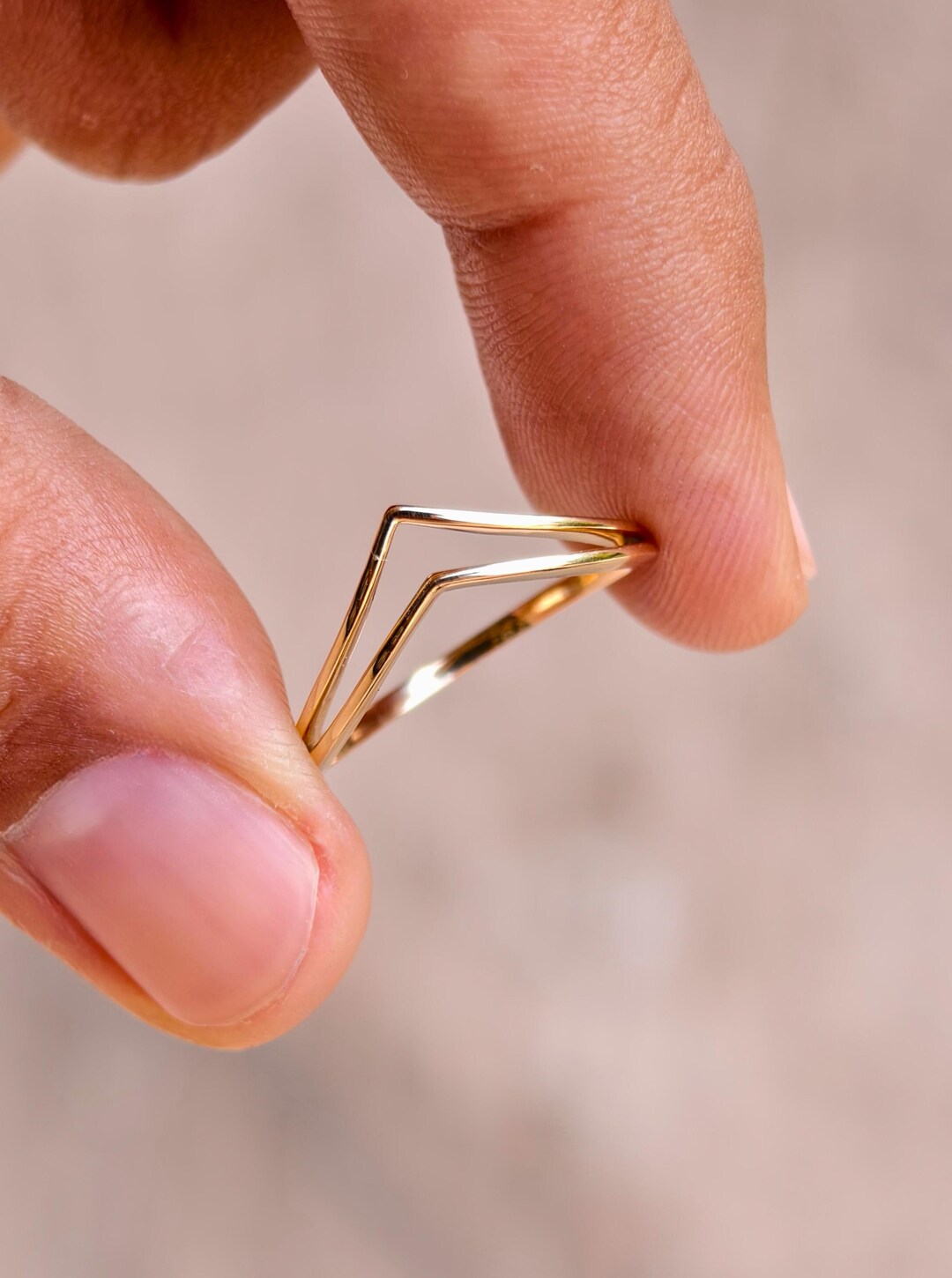 Minimalist Chevron V-shape Wedding Band, Dainty 14k Yellow Gold ...